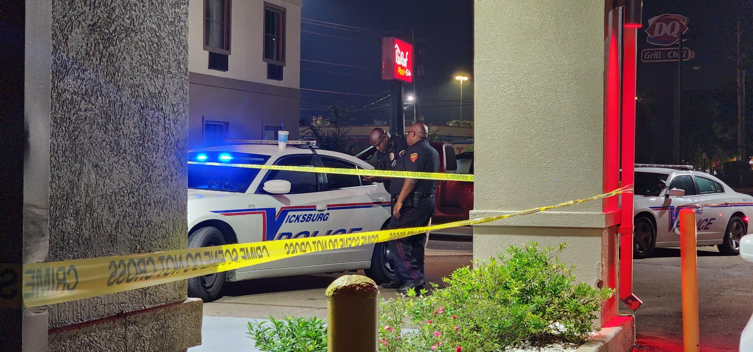 Front desk clerk shot during armed robbery of Red Roof Inn on Pemberton ...